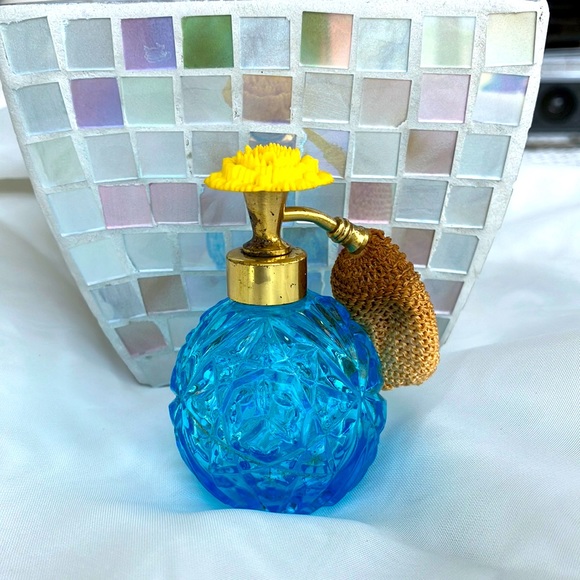 Accessories | Vintage Atomizer Perfume Collectible Bottle With Ornate ...